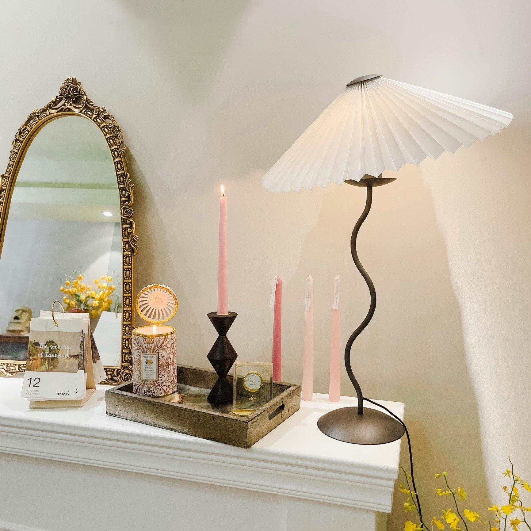 Squiggle Table Lamp – Arture Lighting